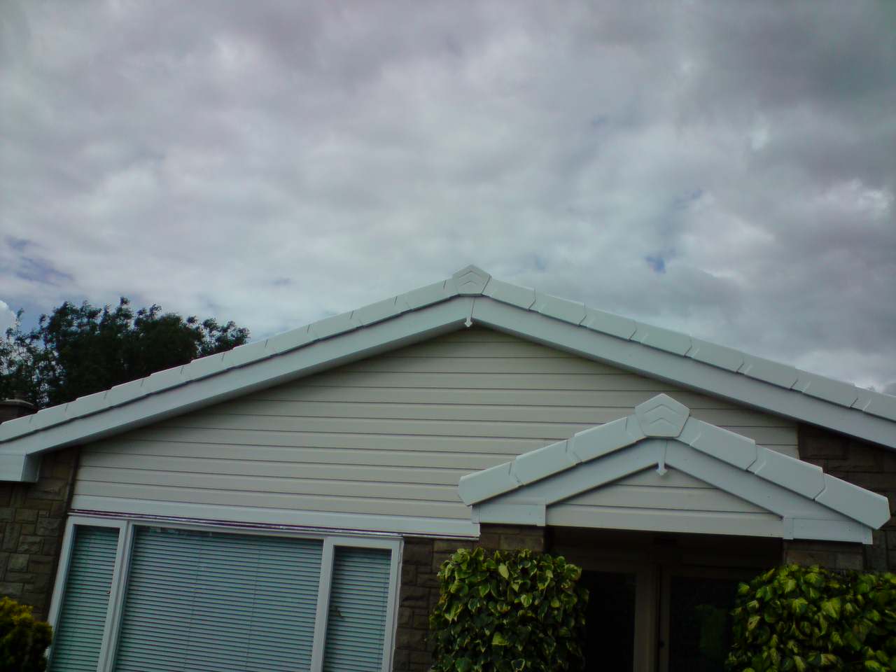 I.R&D. FERGUSON ROOFING&ROOFLINES